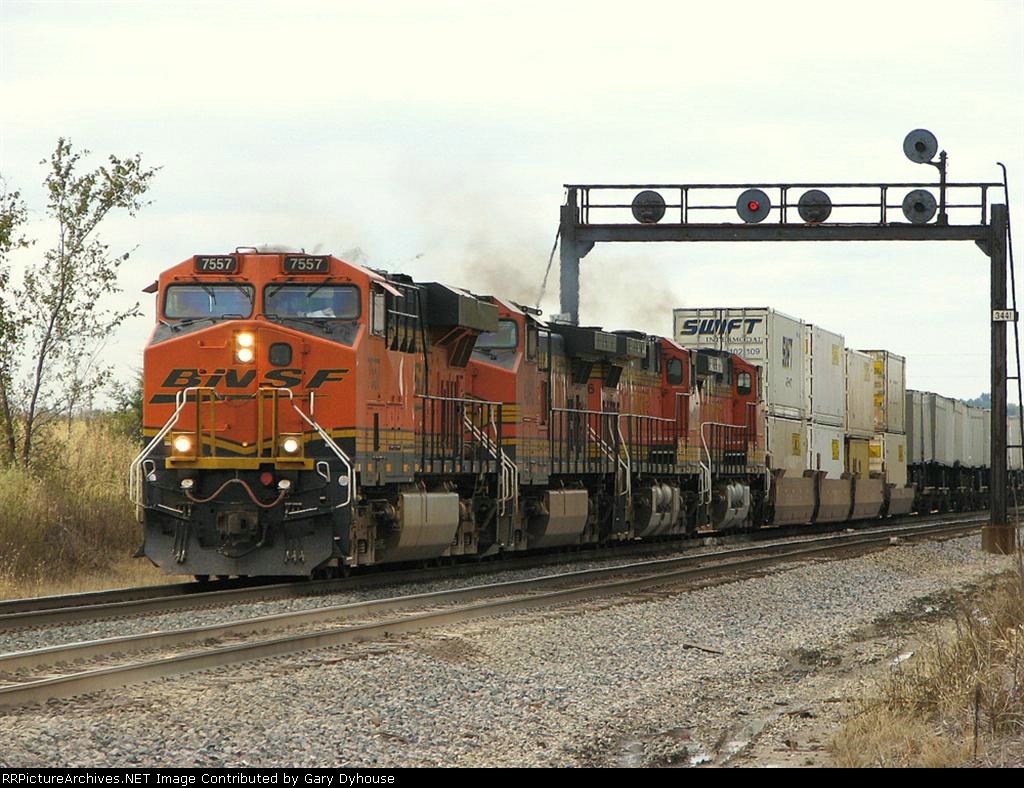 BNSF 7557